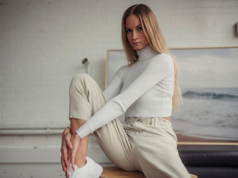 EVE H. - manigoo models